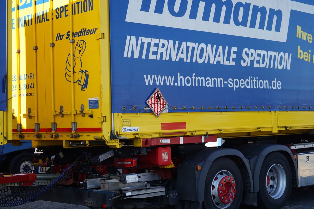 Gefahrgutwarntafeln im Stückgutverkehr - Regoplast® GmbH